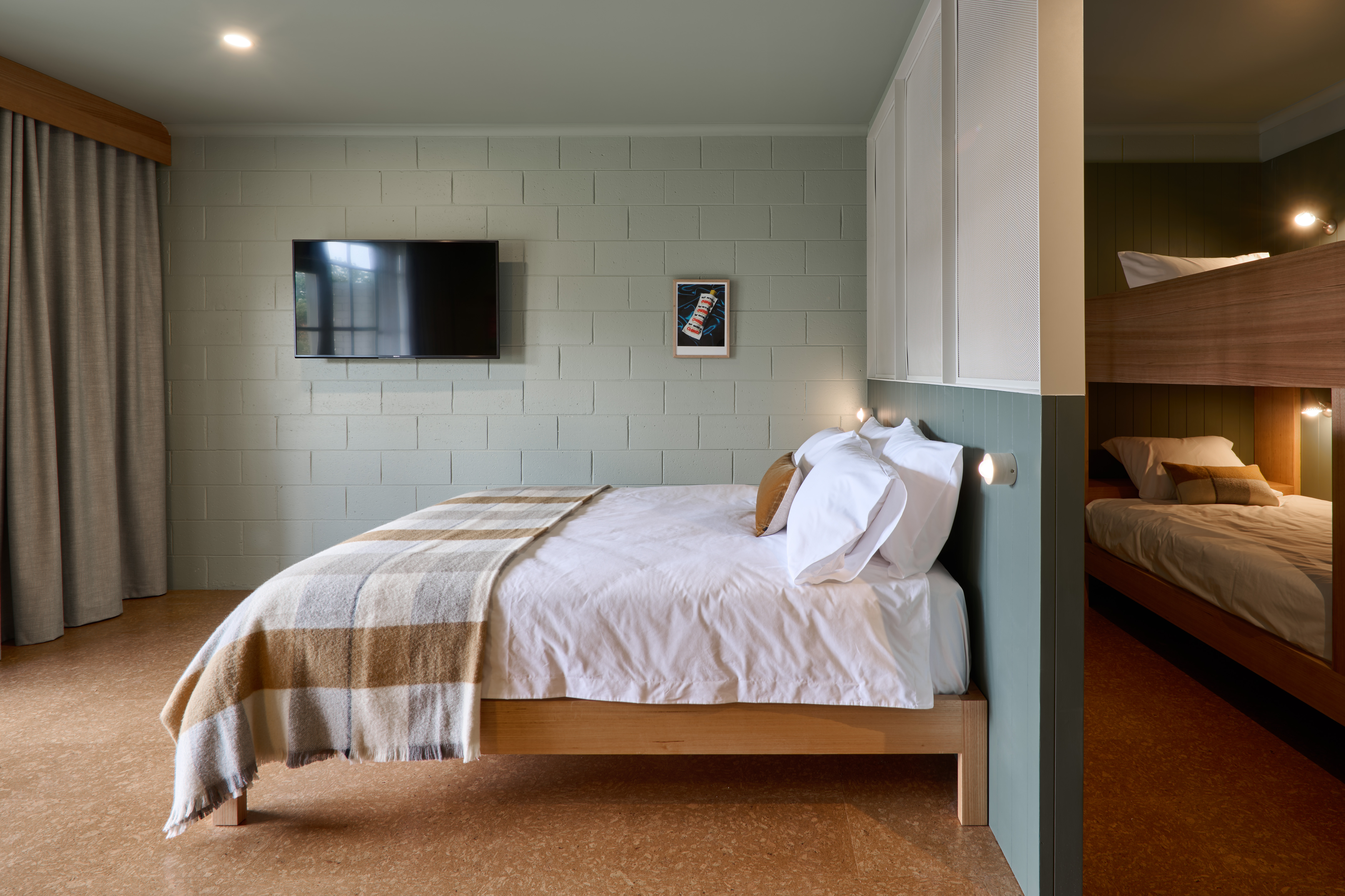 room 3 - riverfront family nest